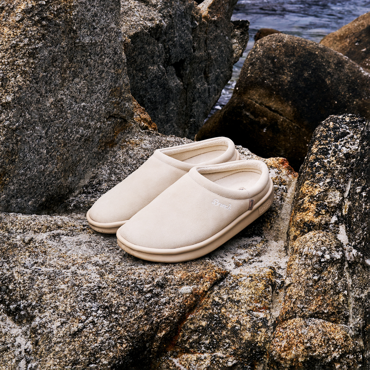 Hotel-Inspired Slippers | Brunch Official Site